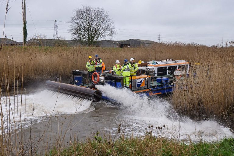 New dredging to cut flood risks on Somerset Levels - Somerset Rivers ...
